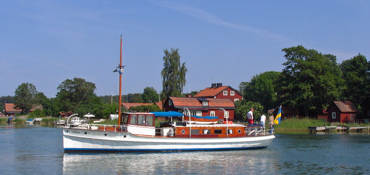 Moottoriveneitä Motorboats - Sails and Sea